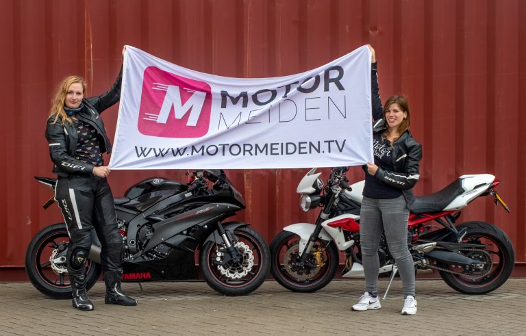 Wat betekenen de vlaggen op het circuit? | Motormeiden