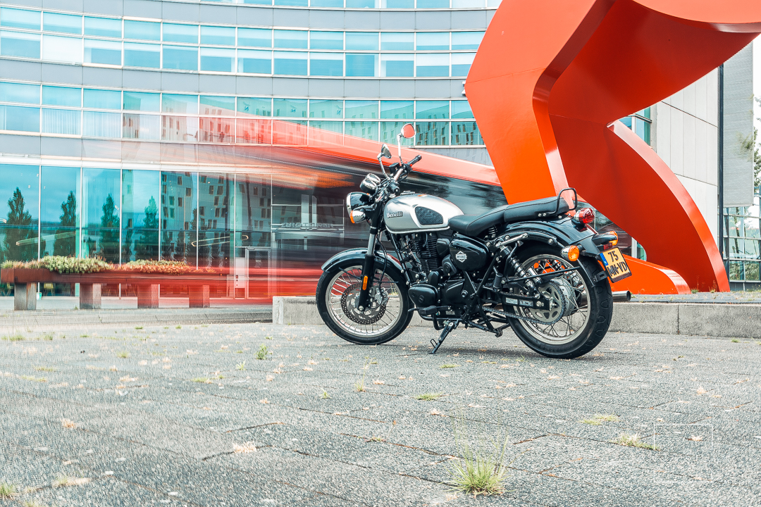 Review: Benelli Imperiale 400 | De retro motor voor een betaalbare ...